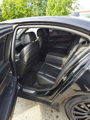 Black BMW 740 2009 in Klaipeda, with an engine capacity of 3.99 L and mileage of 276 thousand km for 11300 €, photo 6 on AUTOMOTO.COM.LV