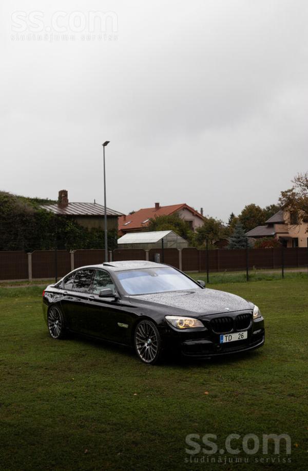 BMW 740 2009 LiepÄja vietnÄ Melns BMW 740 2009 LiepÄja, ar dzinÄja tilpumu 3.00 L un nobraukumu 445 tÅ«kst. km par 11500 ā¬, foto 1 vietnÄ AUTOMOTO.COM.LV