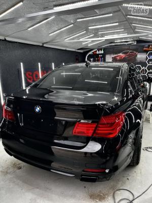 Melns BMW 740 2010 Šauļi, ar dzinēja tilpumu 3.00 L un nobraukumu 338 tūkst. km par 8000 €, foto  vietnē AUTOMOTO.COM.LV