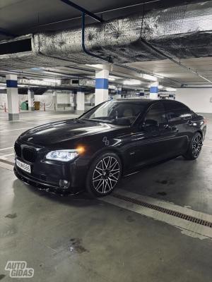 Melns BMW 740 2010 Viļņa, ar dzinēja tilpumu 3.00 L un nobraukumu 286 tūkst. km par 11800 €, foto 3 vietnē AUTOMOTO.COM.LV