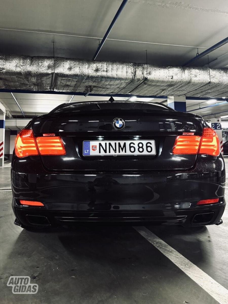 Melns BMW 740 2010 Viļņa, ar dzinēja tilpumu 3.00 L un nobraukumu 286 tūkst. km par 11800 €, foto 9 vietnē AUTOMOTO.COM.LV