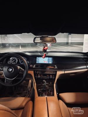 Melns BMW 740 2010 Viļņa, ar dzinēja tilpumu 3.00 L un nobraukumu 286 tūkst. km par 11800 €, foto 16 vietnē AUTOMOTO.COM.LV