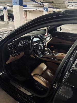 Melns BMW 740 2010 Viļņa, ar dzinēja tilpumu 3.00 L un nobraukumu 286 tūkst. km par 11800 €, foto 17 vietnē AUTOMOTO.COM.LV