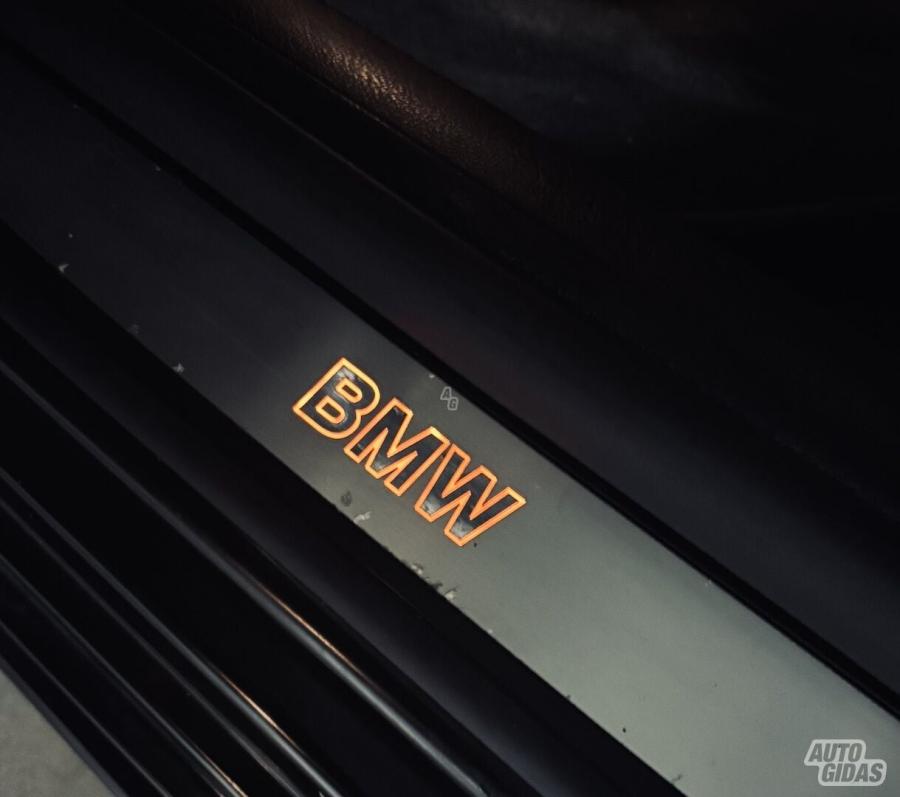 Melns BMW 740 2010 Viļņa, ar dzinēja tilpumu 3.00 L un nobraukumu 286 tūkst. km par 11800 €, foto 27 vietnē AUTOMOTO.COM.LV
