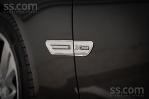 Black BMW 740 2010 in Riga, with an engine capacity of 3.00 L and mileage of 366 thousand km for 8995 €, photo 10 on AUTOMOTO.COM.LV