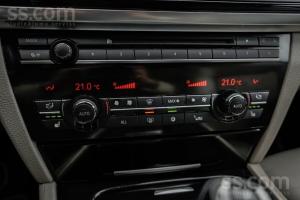 Black BMW 740 2010 in Riga, with an engine capacity of 3.00 L and mileage of 366 thousand km for 8995 €, photo 26 on AUTOMOTO.COM.LV
