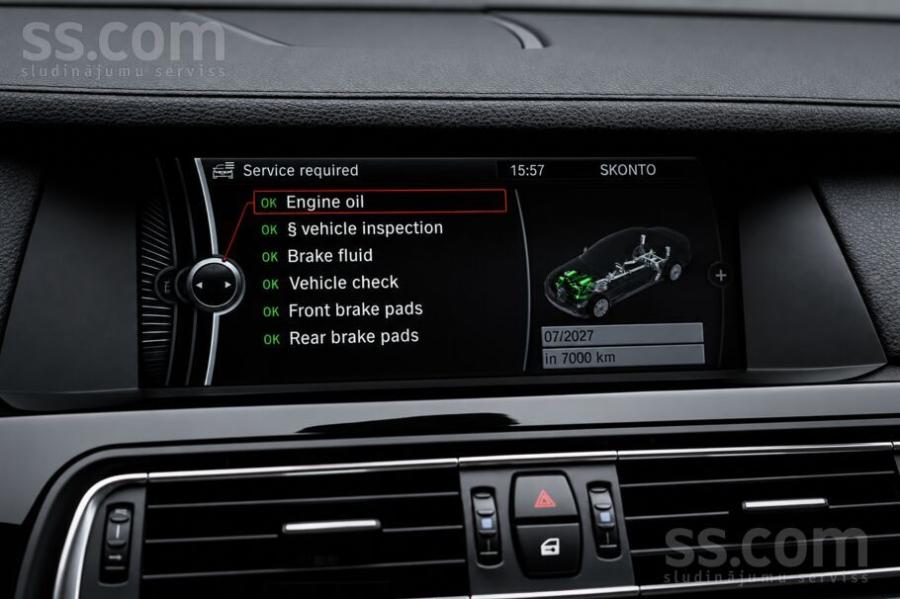 Black BMW 740 2010 in Riga, with an engine capacity of 3.00 L and mileage of 366 thousand km for 8995 €, photo 27 on AUTOMOTO.COM.LV