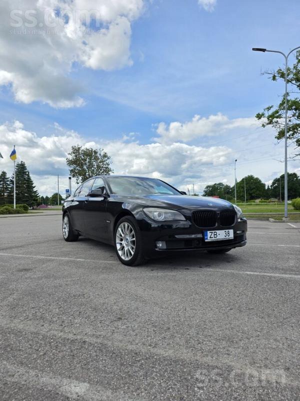 Melns BMW 740 2010 Rīga, ar dzinēja tilpumu 3.00 L un nobraukumu 291 tūkst. km par 11500 €, foto 4 vietnē AUTOMOTO.COM.LV