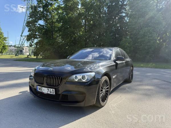 Melns BMW 740 2010 Rīga, ar dzinēja tilpumu 3.00 L un nobraukumu 267 tūkst. km par 9500 €, foto 2 vietnē AUTOMOTO.COM.LV