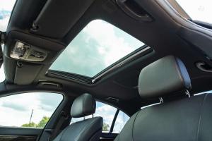 Black BMW 740 2010 in Marijampole, with an engine capacity of 2.99 L and mileage of 309 thousand km for 11950 €, photo 29 on AUTOMOTO.COM.LV