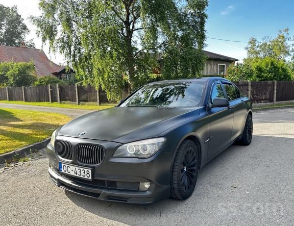 Melns BMW 740 2010 Rīga, ar dzinēja tilpumu 3.00 L un nobraukumu 262 tūkst. km par 12400 €, foto 1 vietnē AUTOMOTO.COM.LV
