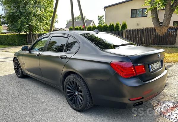 Melns BMW 740 2010 Rīga, ar dzinēja tilpumu 3.00 L un nobraukumu 262 tūkst. km par 12400 €, foto 2 vietnē AUTOMOTO.COM.LV