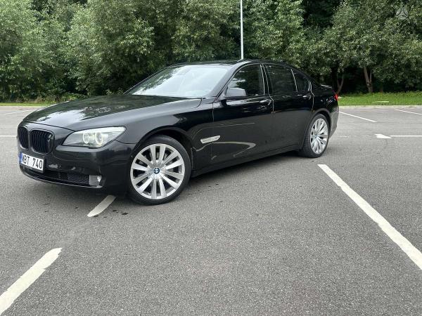 Melns BMW 740 2010 Klaipėda, ar dzinēja tilpumu 2.99 L un nobraukumu 296 tūkst. km par 11000 €, foto 1 vietnē AUTOMOTO.COM.LV