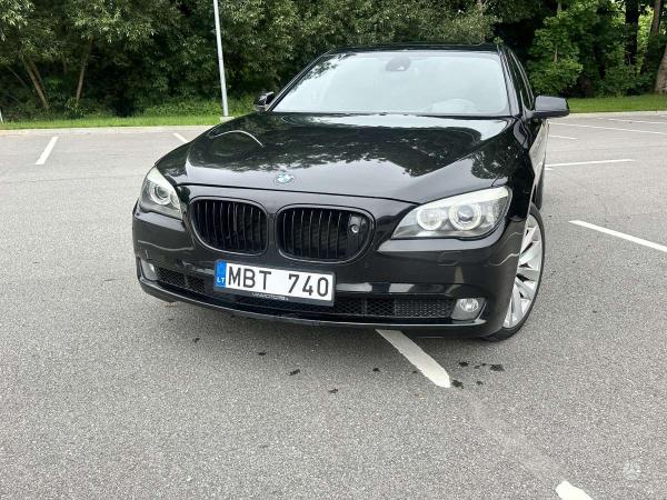 Melns BMW 740 2010 Klaipėda, ar dzinēja tilpumu 2.99 L un nobraukumu 296 tūkst. km par 11000 €, foto 2 vietnē AUTOMOTO.COM.LV