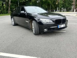 Melns BMW 740 2010 Klaipėda, ar dzinēja tilpumu 2.99 L un nobraukumu 296 tūkst. km par 11000 €, foto 4 vietnē AUTOMOTO.COM.LV
