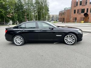 Melns BMW 740 2010 Klaipėda, ar dzinēja tilpumu 2.99 L un nobraukumu 296 tūkst. km par 11000 €, foto 5 vietnē AUTOMOTO.COM.LV