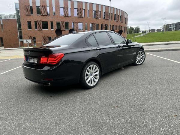Melns BMW 740 2010 Klaipėda, ar dzinēja tilpumu 2.99 L un nobraukumu 296 tūkst. km par 11000 €, foto 5 vietnē AUTOMOTO.COM.LV