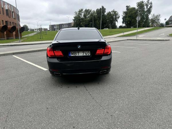 Melns BMW 740 2010 Klaipėda, ar dzinēja tilpumu 2.99 L un nobraukumu 296 tūkst. km par 11000 €, foto 6 vietnē AUTOMOTO.COM.LV