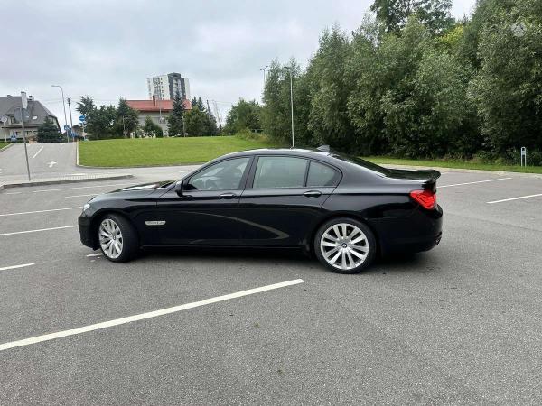 Melns BMW 740 2010 Klaipėda, ar dzinēja tilpumu 2.99 L un nobraukumu 296 tūkst. km par 11000 €, foto 8 vietnē AUTOMOTO.COM.LV