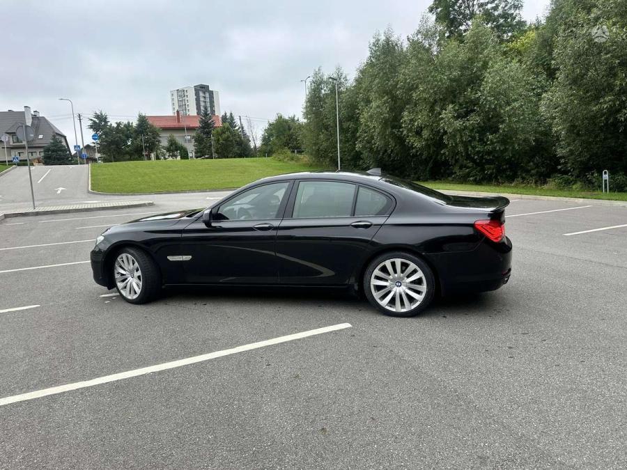 Melns BMW 740 2010 Klaipėda, ar dzinēja tilpumu 2.99 L un nobraukumu 296 tūkst. km par 11000 €, foto 9 vietnē AUTOMOTO.COM.LV