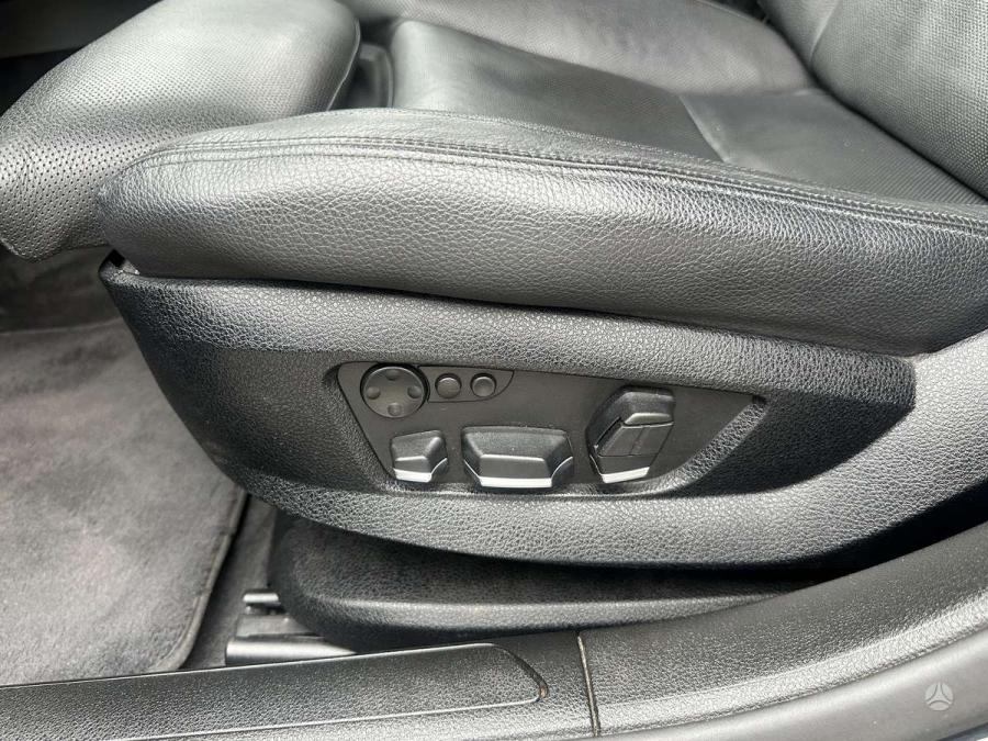 Melns BMW 740 2010 Klaipėda, ar dzinēja tilpumu 2.99 L un nobraukumu 296 tūkst. km par 11000 €, foto 13 vietnē AUTOMOTO.COM.LV