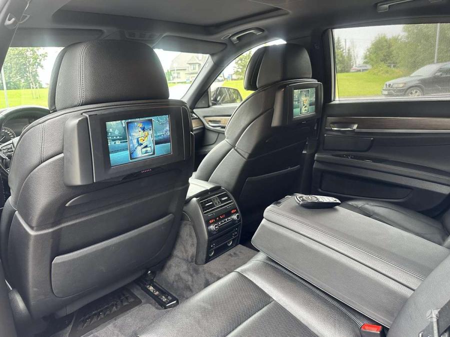 Melns BMW 740 2010 Klaipėda, ar dzinēja tilpumu 2.99 L un nobraukumu 296 tūkst. km par 11000 €, foto 18 vietnē AUTOMOTO.COM.LV