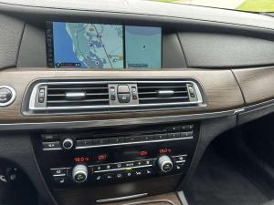 Melns BMW 740 2010 Klaipėda, ar dzinēja tilpumu 2.99 L un nobraukumu 296 tūkst. km par 11000 €, foto 26 vietnē AUTOMOTO.COM.LV