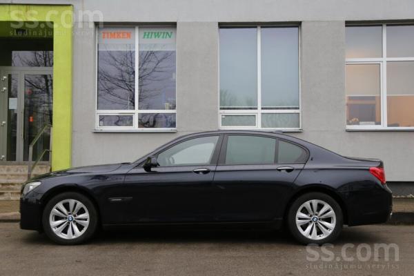 Melns BMW 740 2010 Rīga, ar dzinēja tilpumu 3.00 L un nobraukumu 411 tūkst. km par 8495 €, foto 2 vietnē AUTOMOTO.COM.LV