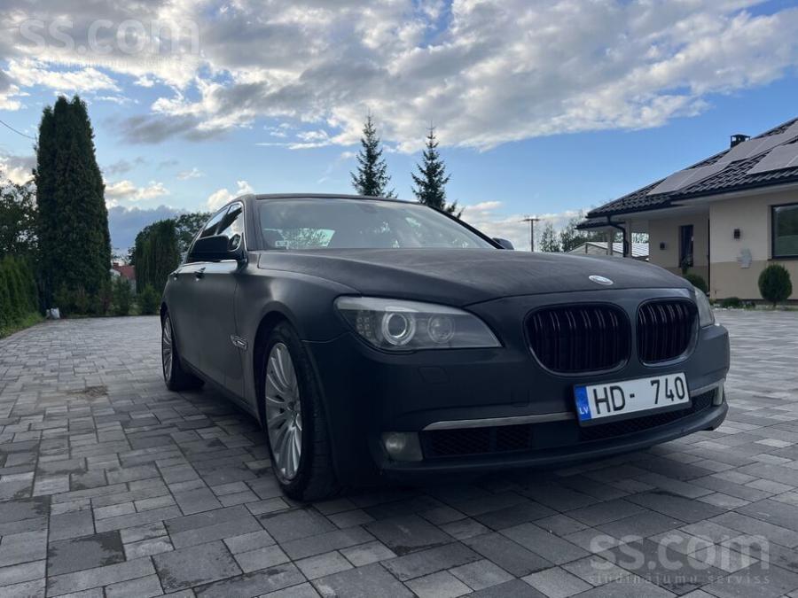 Melns BMW 740 2010 Rīga, ar dzinēja tilpumu 3.00 L un nobraukumu 310 tūkst. km par 11900 €, foto 1 vietnē AUTOMOTO.COM.LV