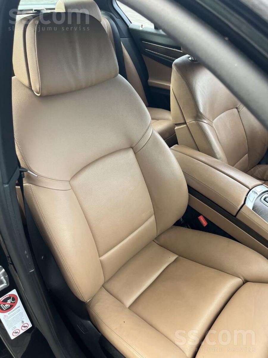 Melns BMW 740 2010 Rīga, ar dzinēja tilpumu 3.00 L un nobraukumu 310 tūkst. km par 11900 €, foto 5 vietnē AUTOMOTO.COM.LV