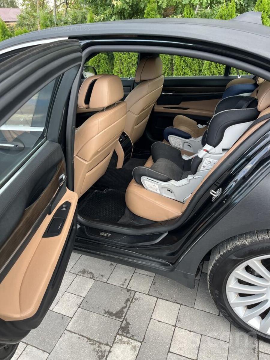 Melns BMW 740 2010 Rīga, ar dzinēja tilpumu 3.00 L un nobraukumu 310 tūkst. km par 11900 €, foto 7 vietnē AUTOMOTO.COM.LV