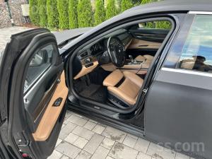 Melns BMW 740 2010 Rīga, ar dzinēja tilpumu 3.00 L un nobraukumu 310 tūkst. km par 11900 €, foto 14 vietnē AUTOMOTO.COM.LV