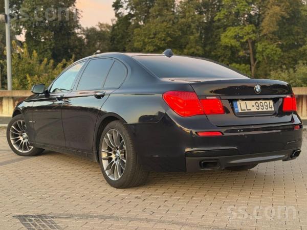 Melns BMW 740 2010 Rīga, ar dzinēja tilpumu 3.00 L un nobraukumu 338 tūkst. km par 10500 €, foto 5 vietnē AUTOMOTO.COM.LV