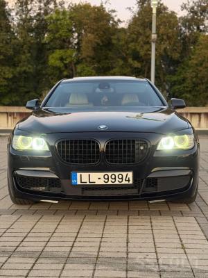 Black BMW 740 2010 in Riga, with an engine capacity of 3.00 L and mileage of 338 thousand km for 10500 €, photo 6 on AUTOMOTO.COM.LV