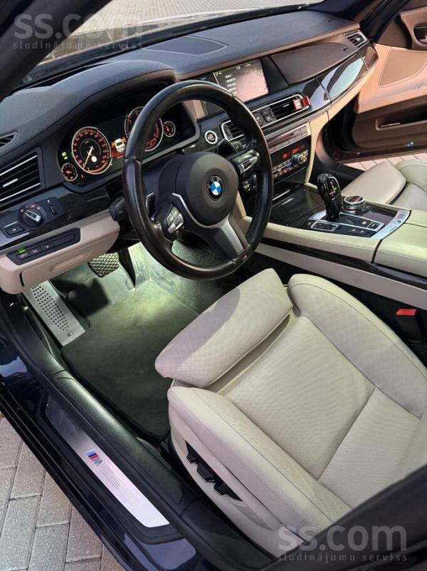 Melns BMW 740 2010 Rīga, ar dzinēja tilpumu 3.00 L un nobraukumu 338 tūkst. km par 10500 €, foto 8 vietnē AUTOMOTO.COM.LV