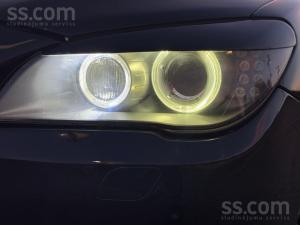 Black BMW 740 2010 in Riga, with an engine capacity of 3.00 L and mileage of 338 thousand km for 10500 €, photo 12 on AUTOMOTO.COM.LV