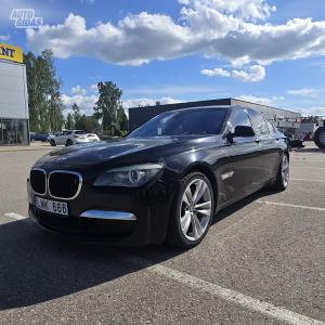 Black BMW 740 2010 in Utena, with an engine capacity of 3.00 L and mileage of 396 thousand km for 8200 €, photo 15 on AUTOMOTO.COM.LV