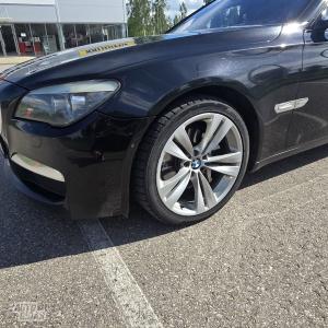 Black BMW 740 2010 in Utena, with an engine capacity of 3.00 L and mileage of 396 thousand km for 8200 €, photo 22 on AUTOMOTO.COM.LV