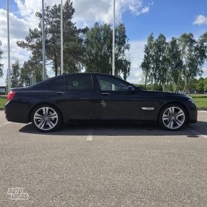 Black BMW 740 2010 in Utena, with an engine capacity of 3.00 L and mileage of 396 thousand km for 8200 €, photo 24 on AUTOMOTO.COM.LV