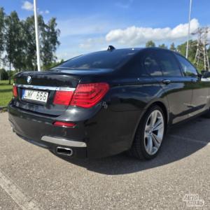 Black BMW 740 2010 in Utena, with an engine capacity of 3.00 L and mileage of 396 thousand km for 8200 €, photo 25 on AUTOMOTO.COM.LV