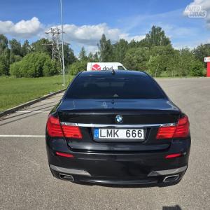 Black BMW 740 2010 in Utena, with an engine capacity of 3.00 L and mileage of 396 thousand km for 8200 €, photo 26 on AUTOMOTO.COM.LV