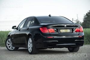 Melns BMW 740 2011 Tukums, ar dzinēja tilpumu 3.00 L un nobraukumu 0 tūkst. km par 14888 €, foto 5 vietnē AUTOMOTO.COM.LV