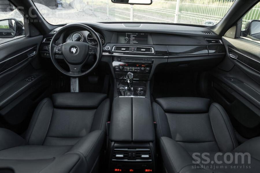 Melns BMW 740 2011 Tukums, ar dzinēja tilpumu 3.00 L un nobraukumu 0 tūkst. km par 14888 €, foto 32 vietnē AUTOMOTO.COM.LV