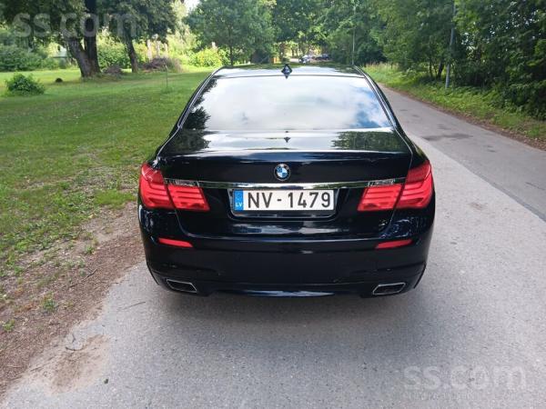 Melns BMW 740 2011 Ogre, ar dzinēja tilpumu 3.00 L un nobraukumu 262 tūkst. km par 12900 €, foto 4 vietnē AUTOMOTO.COM.LV