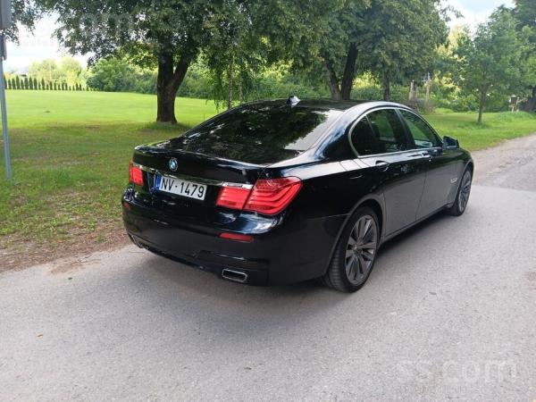 Melns BMW 740 2011 Ogre, ar dzinēja tilpumu 3.00 L un nobraukumu 262 tūkst. km par 12900 €, foto 5 vietnē AUTOMOTO.COM.LV