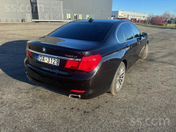 Melns BMW 740 2011 Rīga, ar dzinēja tilpumu 3.00 L un nobraukumu 169 tūkst. km par 15990 €, foto 3 vietnē AUTOMOTO.COM.LV