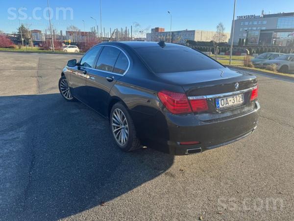 Melns BMW 740 2011 Rīga, ar dzinēja tilpumu 3.00 L un nobraukumu 169 tūkst. km par 15990 €, foto 4 vietnē AUTOMOTO.COM.LV