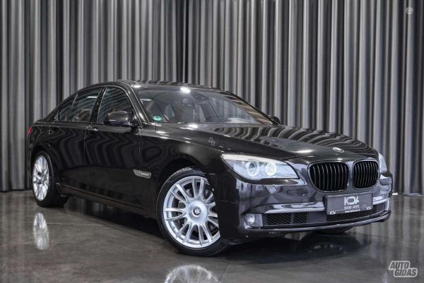 Melns BMW 740 2011 Marijampole, ar dzinēja tilpumu 3.00 L un nobraukumu 219 tūkst. km par 13950 €, foto 1 vietnē AUTOMOTO.COM.LV