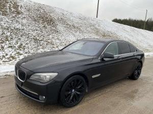Melns BMW 740 2011 Viļņa, ar dzinēja tilpumu 2.99 L un nobraukumu 304 tūkst. km par 5150 €, foto  vietnē AUTOMOTO.COM.LV