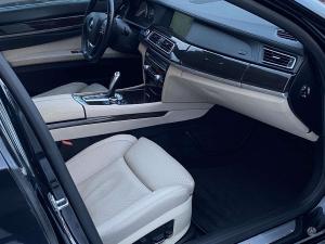 Melns BMW 740 2011 Viļņa, ar dzinēja tilpumu 2.99 L un nobraukumu 304 tūkst. km par 5150 €, foto 10 vietnē AUTOMOTO.COM.LV
